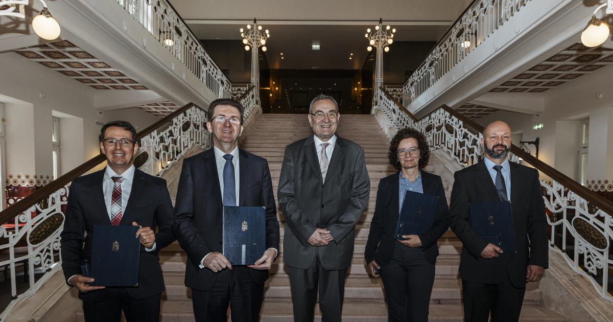 Átadták a 2021. évi Ipar 4.0 Érmeket | National Technology Platform ...